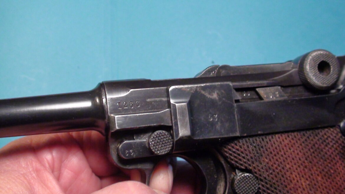 #569 Luger WW2 dated 1939 Collector Grade (restricted) – Luger Collector